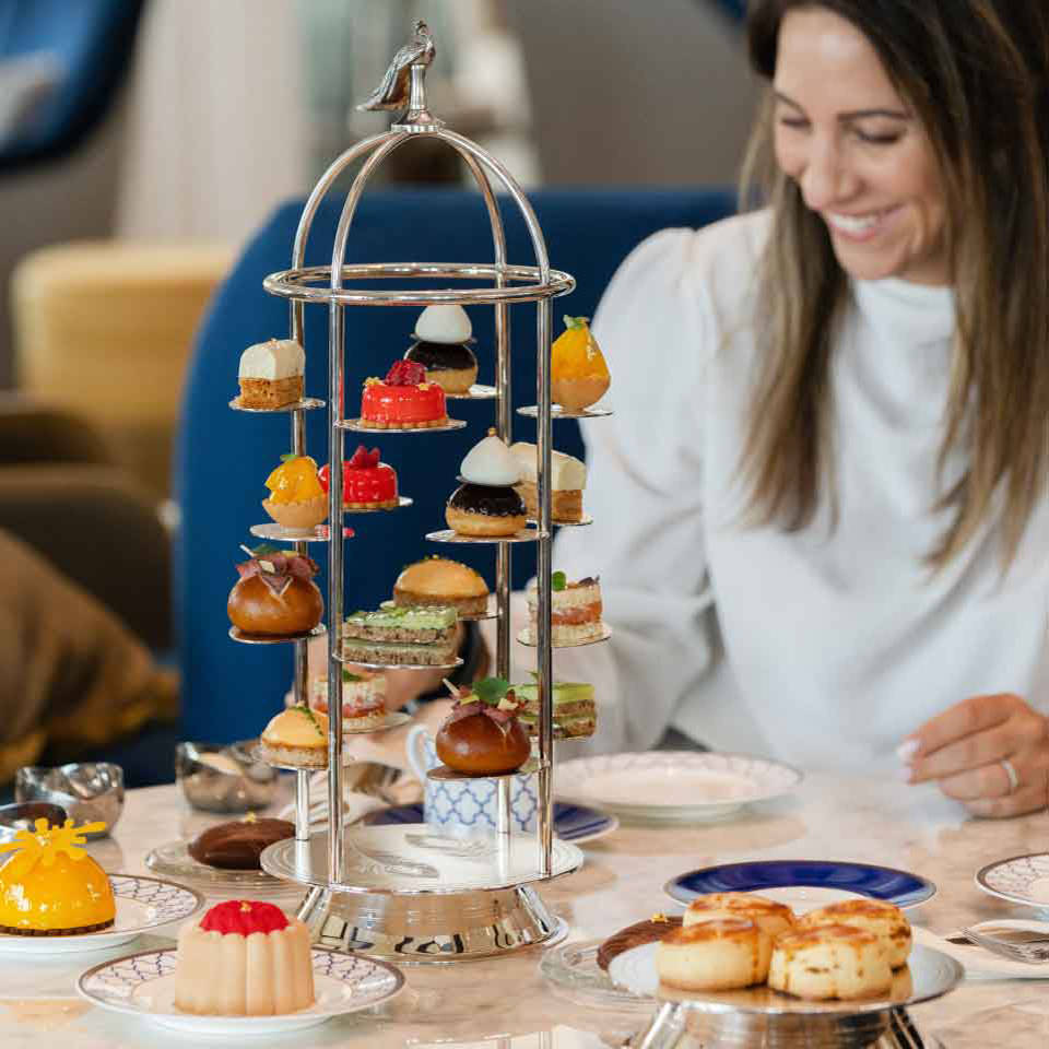 Al Fayrooz Lounge | Afternoon Tea & Shisha at Jumeirah Al Qasr