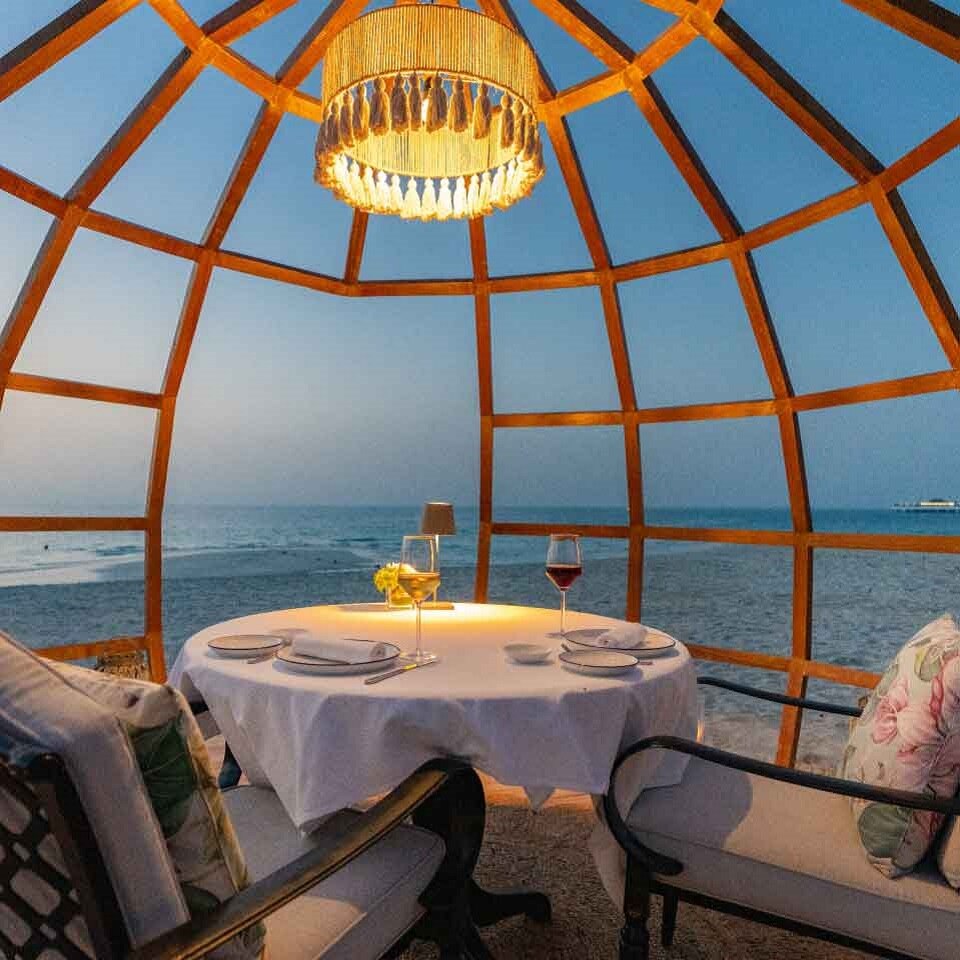 French Riviera Beach | Exquisite Beachside Dining | Jumeirah Al Qasr