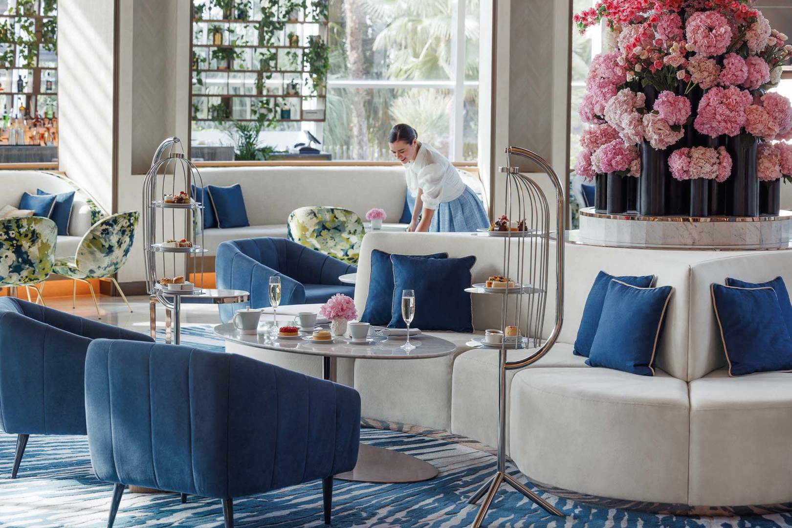 Pearl Lounge | Cafe & Lounge at Jumeirah Beach Hotel, Dubai