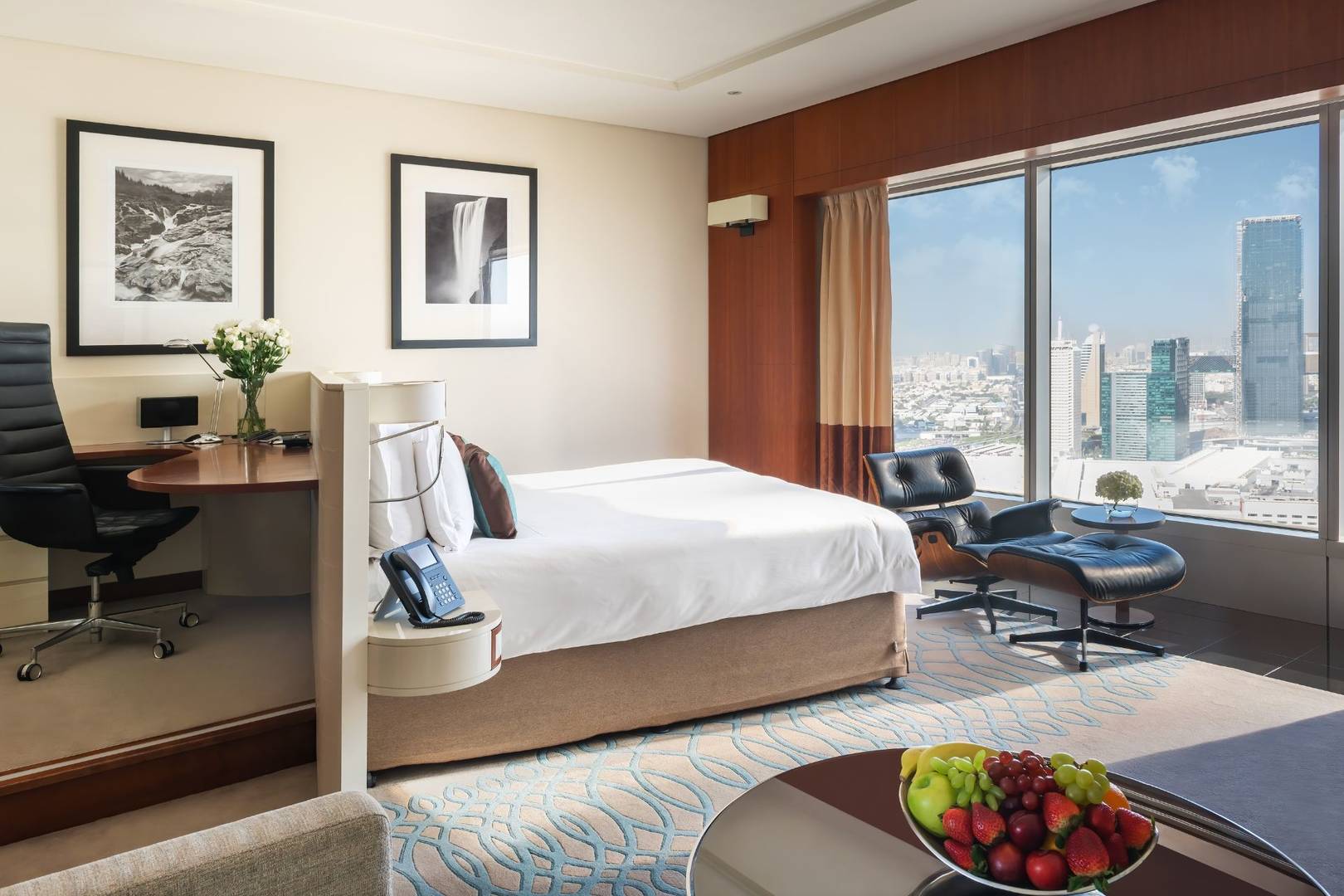 Rooms and Suites at Jumeirah Emirates Towers | Jumeirah