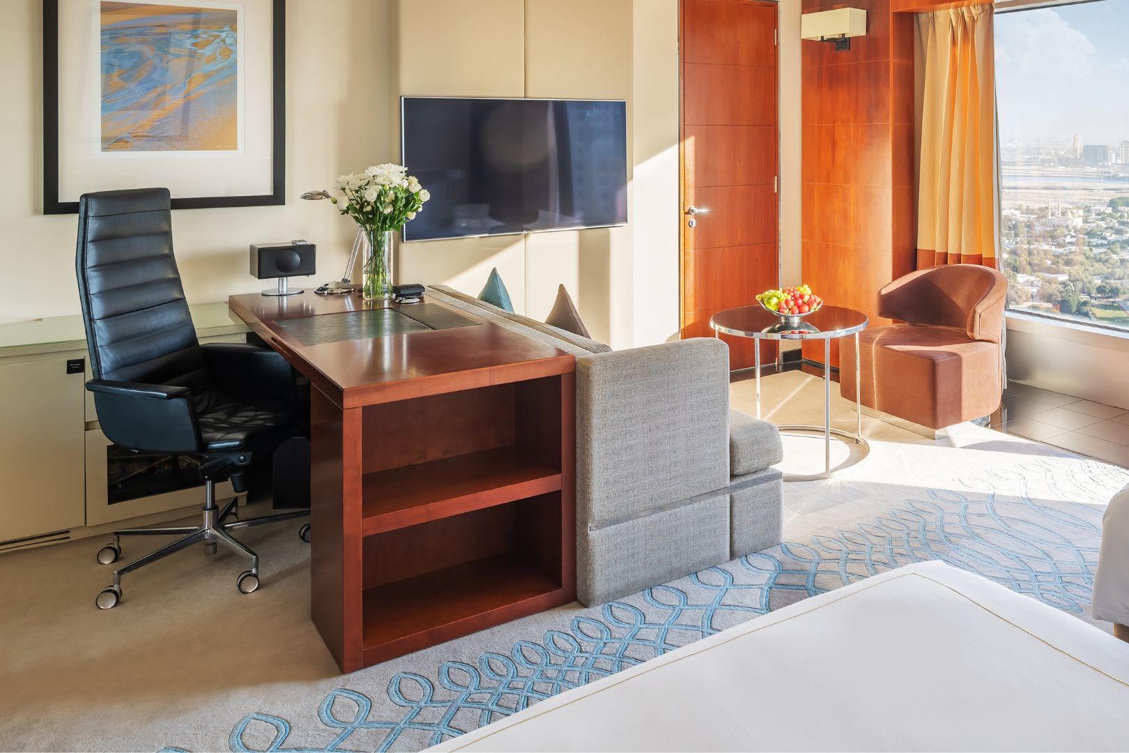 Rooms and Suites at Jumeirah Emirates Towers | Jumeirah