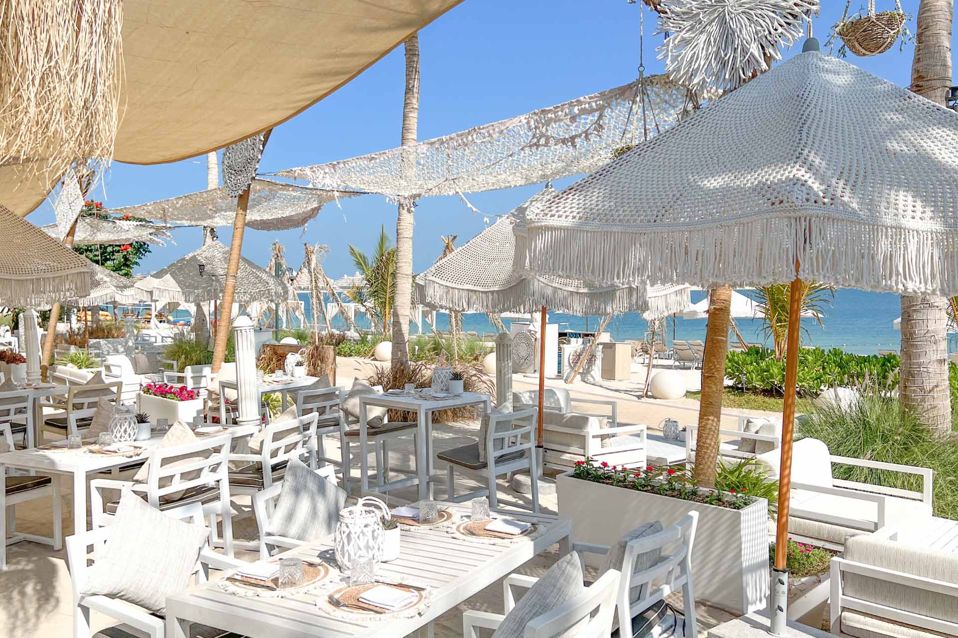 Zenzi Beach | Outdoor Beachside Restaurant in Jumeirah Zabeel Saray