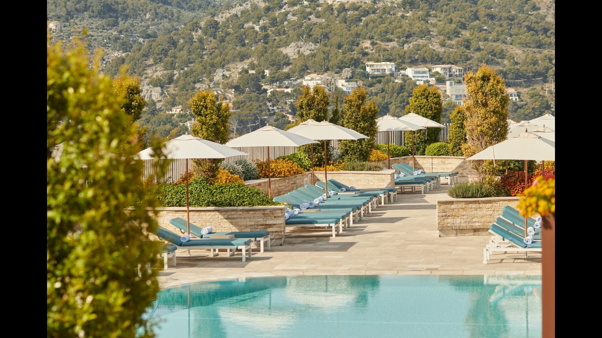Sa Talaia | Pool Bar at Jumeirah Mallorca