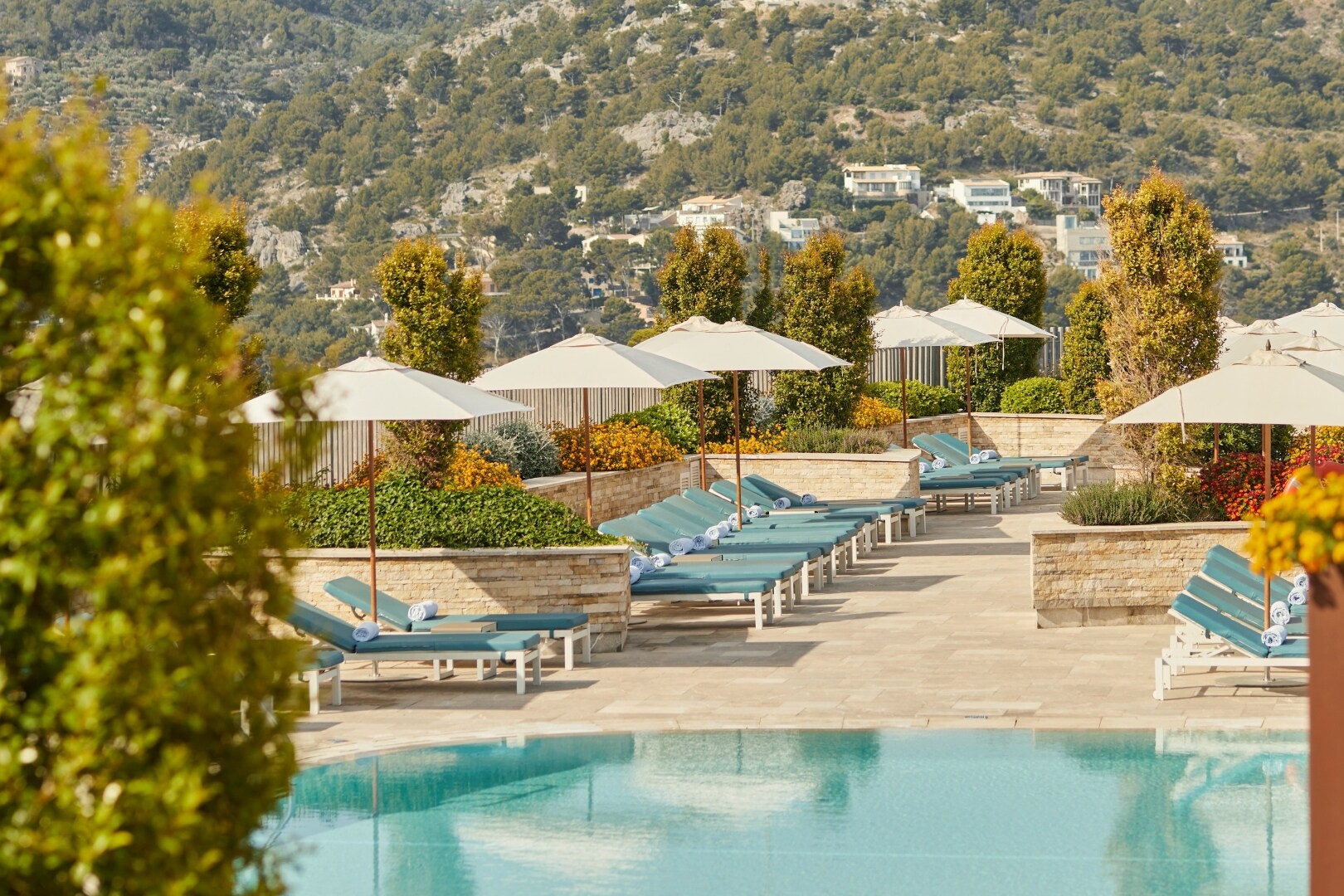 Sa Talaia | Pool Bar at Jumeirah Mallorca