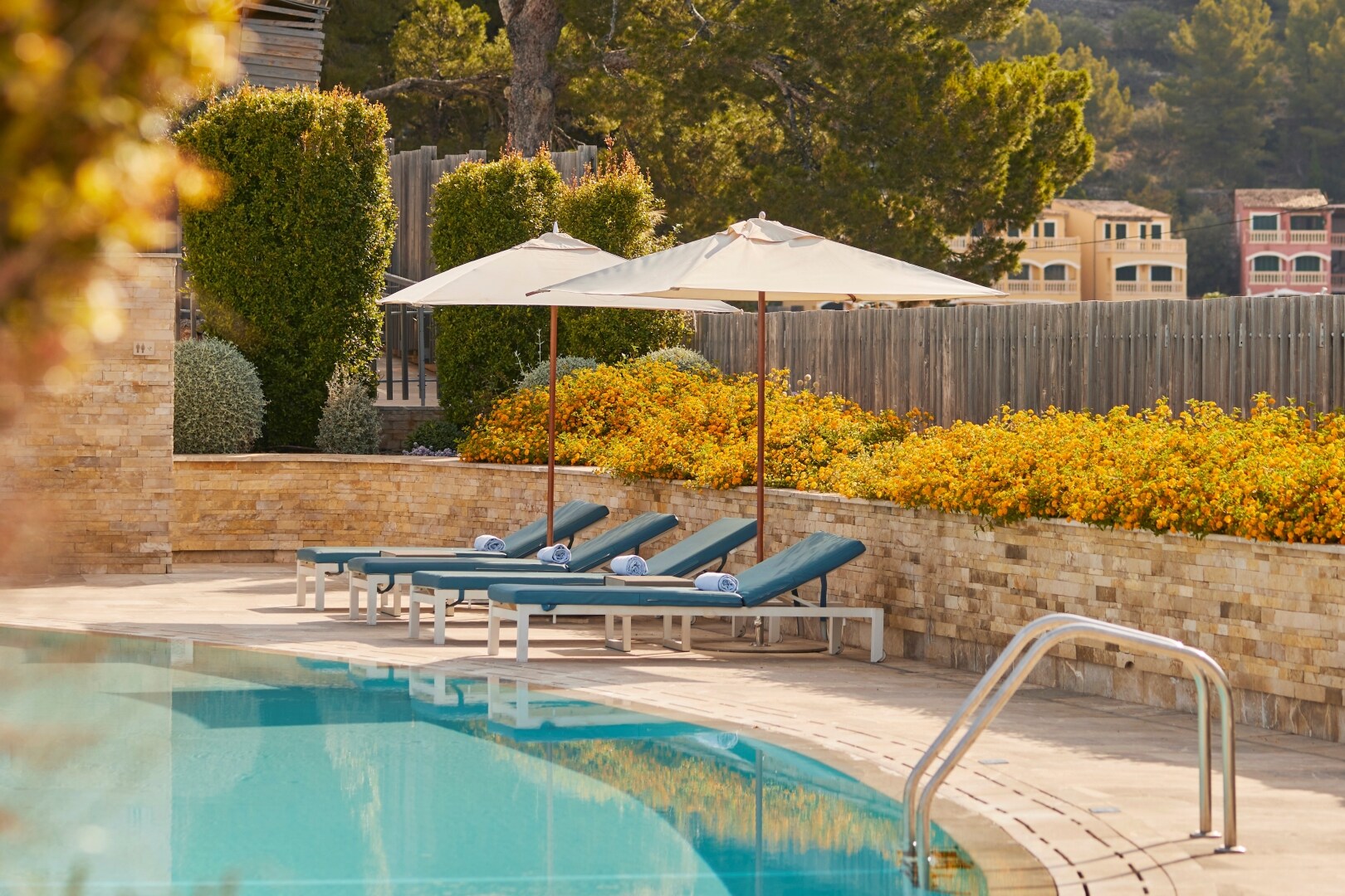 Sa Talaia | Bar de piscina en Jumeirah Mallorca